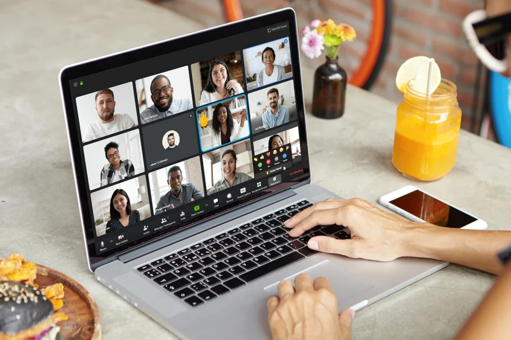 Top Webinar Tools for 2025 That Drive Engagement | Plum Blog